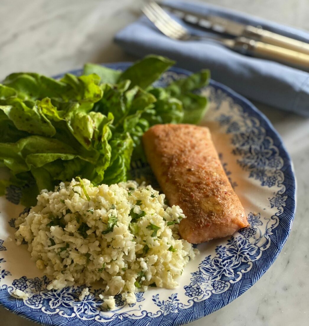 Receta de Salmón chipotle con arroz de coliflor - Cheflab